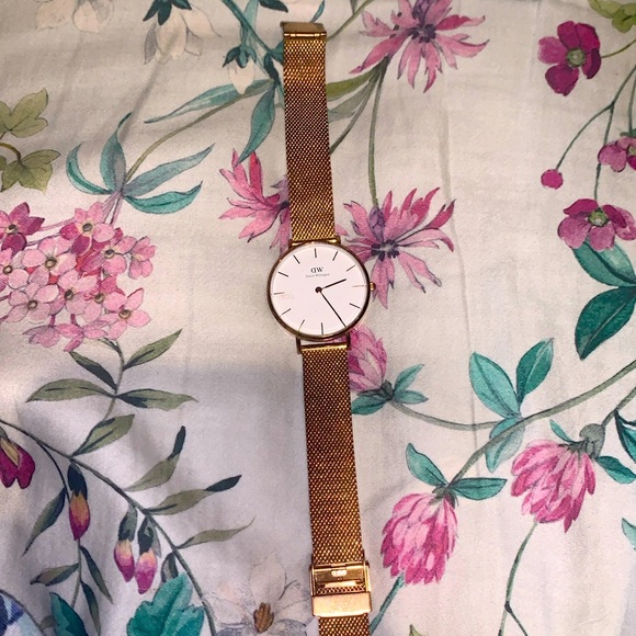 Daniel Wellington | Accessories | Daniel Wellington Gold Watch | Poshmark